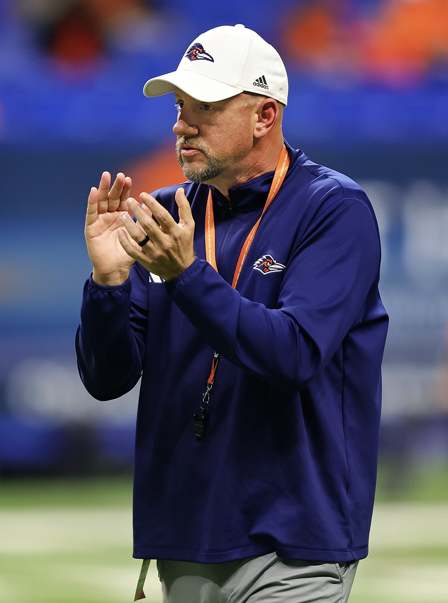 Coach Jeff Traylor - Champions Beyond the Field | His Huddle